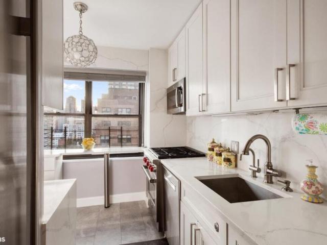 apartment with 4 bedroom, Upper East Side NY DLS102244485