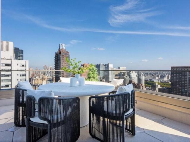 apartment with 4 bedroom, Upper East Side NY DLS98330353