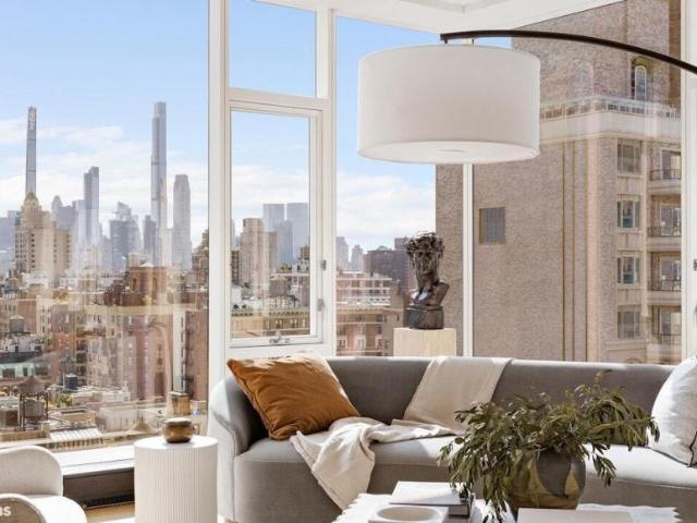 apartment with 5 bedroom, Upper East Side NY DLS96882061