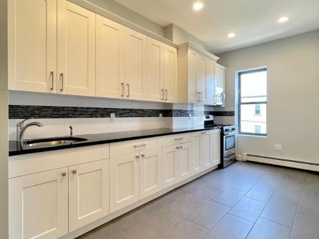 apartment with 6 bedroom, RIDGEWOOD NY ES54215886