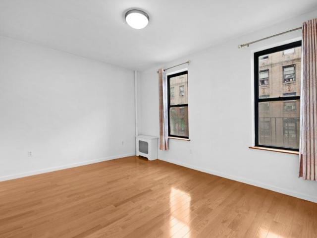 apartment with 1 bedroom, Concourse NY DLS102245754