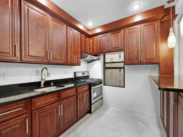 apartment with 1 bedroom, Concourse NY ES102245754
