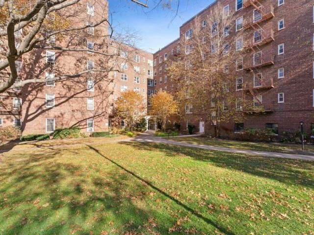 apartment with 1 bedroom, Forest Hills NY ES102243508