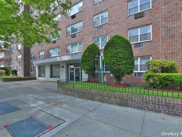 apartment with 1 bedroom, Jamaica NY DLS72692314