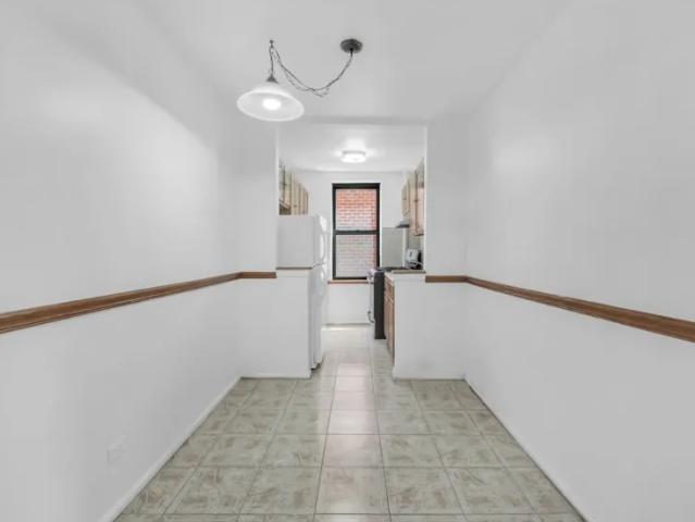 apartment with 1 bedroom, Olinville NY ES102245760