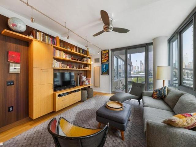apartment with 1 bedroom, Long Island City NY DLS96374525