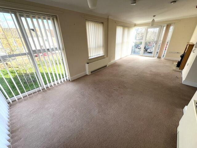 Apartment With 2 Bedroom Burton On Trent Staffordshire DS88280570