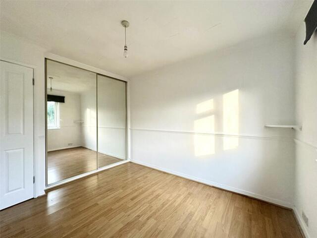 Apartment 2 Bedroom For Sale Greenhithe Kent 220000 ELS87474552