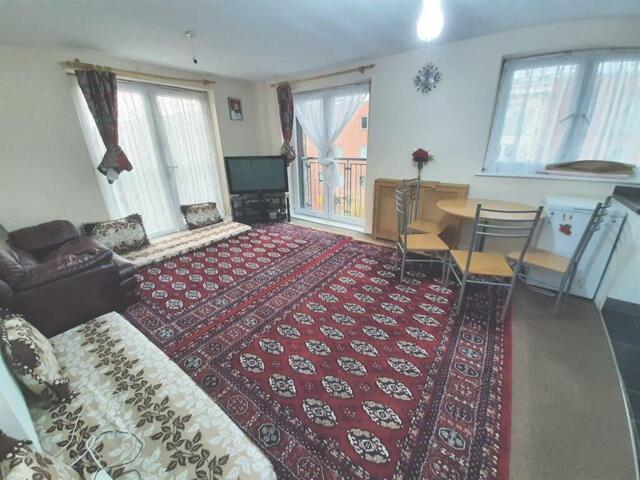 Apartment With 2 Bedroom Ealing Great London DS86810841