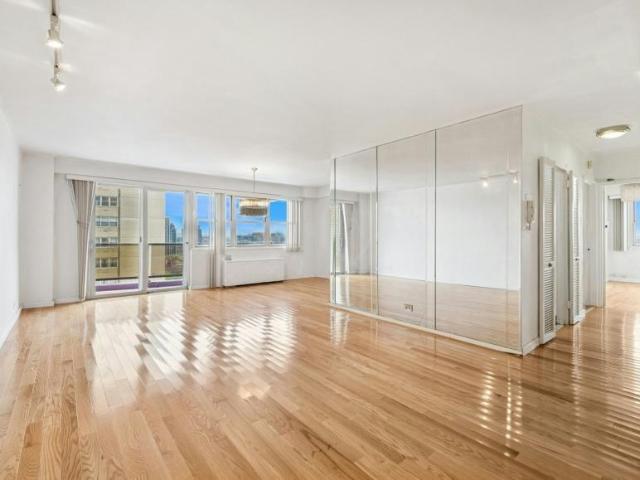 apartment with 2 bedroom, Forest Hills NY ES102245858