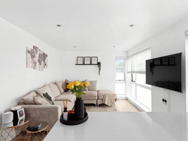 Apartment With 2 Bedroom Londres Great London DS87937447