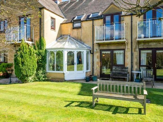 Apartment With 2 Bedroom Moreton In Marsh Gloucestershire DS86553039