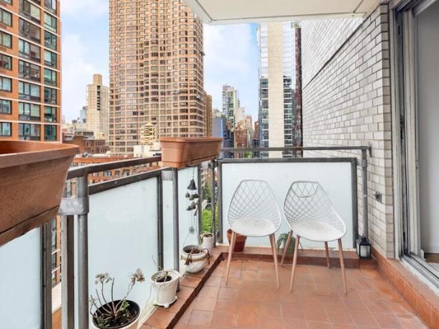 apartment with 2 bedroom, Murray Hill NY DLS98818112