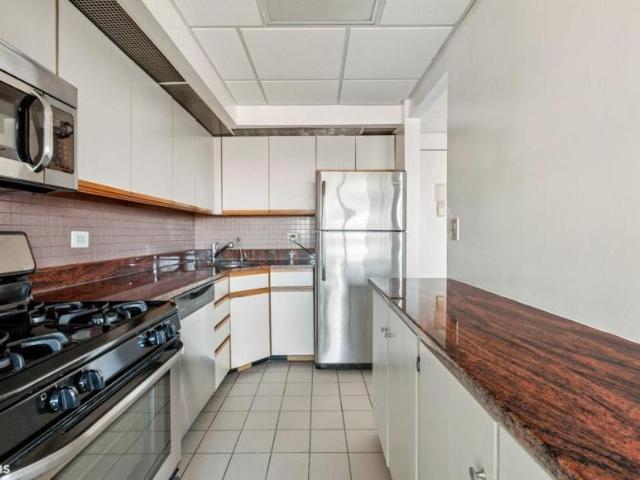 apartment with 2 bedroom, Rego Park NY ES102245853