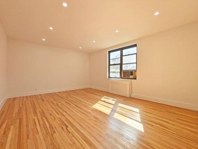 apartment with 2 bedroom, Woodside NY DS95294571