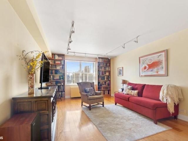 apartment with 2 bedroom, Upper East Side NY DLS101091589