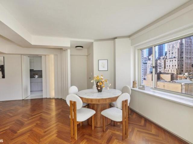 apartment with 2 bedroom, Upper East Side NY DLS102244417
