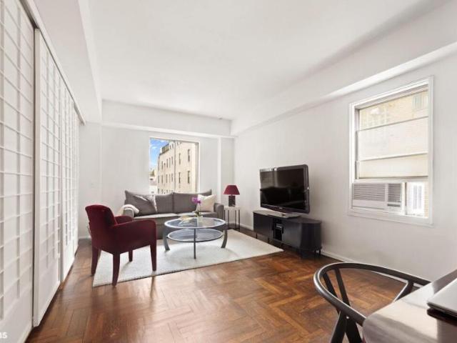apartment with 2 bedroom, Upper East Side NY DLS102244715