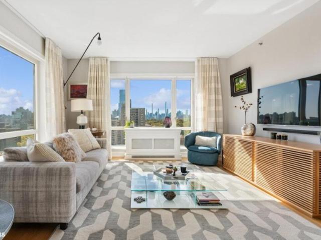 apartment with 2 bedroom, Upper East Side NY DLS96882097