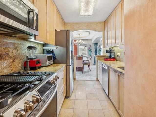 apartment with 2 bedroom, Upper East Side NY DLS98817976
