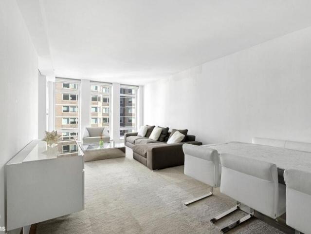 apartment with 2 bedroom, Upper East Side NY DLS98817978