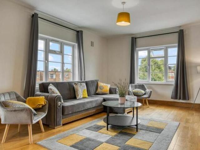 Apartment With 3 Bedroom Camden Greater London ES86117747