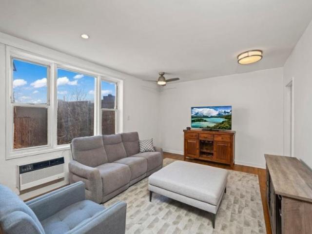 apartment with 3 bedroom, BROOKLYN NY DLS97624838