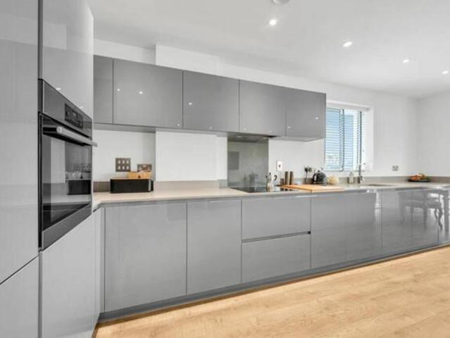 Apartment With 3 Bedroom Greenwich Greater London ES86118438