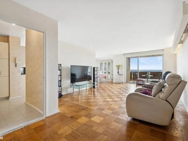 apartment with 3 bedroom, Forest Hills NY DLS102752791