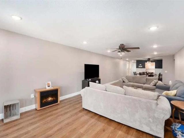 apartment with 3 bedroom, FL FL DS102520404