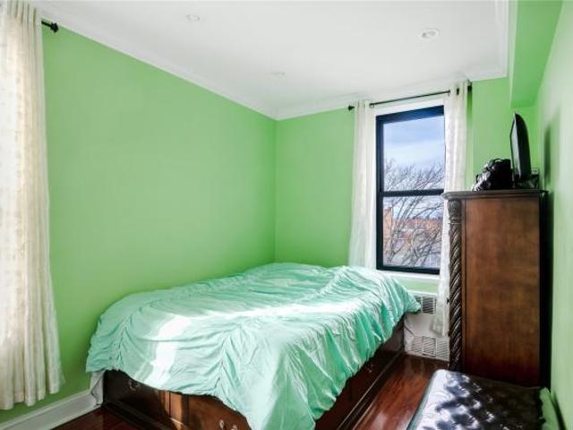 apartment with 3 bedroom, Jackson Heights NY ES72692264