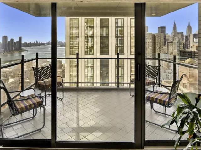 apartment with 3 bedroom, Midtown East NY DLS102244251