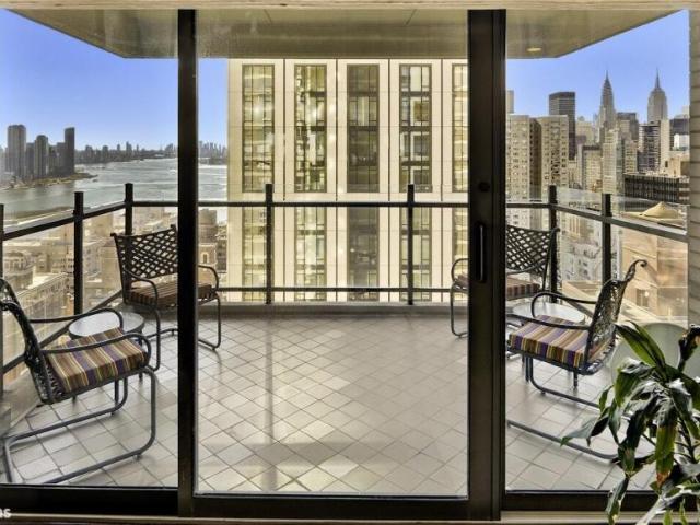 apartment with 3 bedroom, Midtown East NY DLS98817901