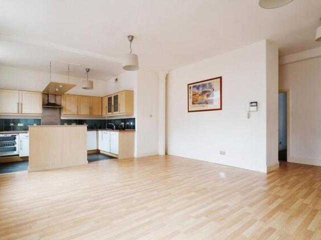 Apartment With 3 Bedroom Nottingham Nottingham DS87766540