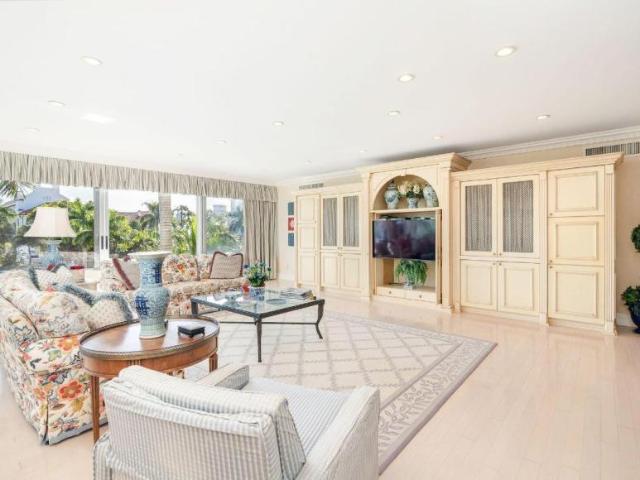 apartment with 3 bedroom, Palm Beach FL DLS102395054
