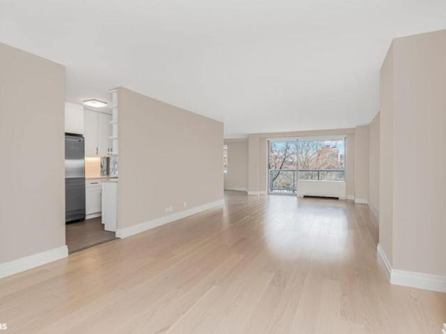 apartment with 3 bedroom, Riverdale NY DLS98818209