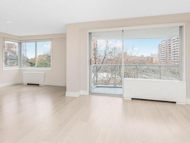 apartment with 3 bedroom, Riverdale NY ES98818209