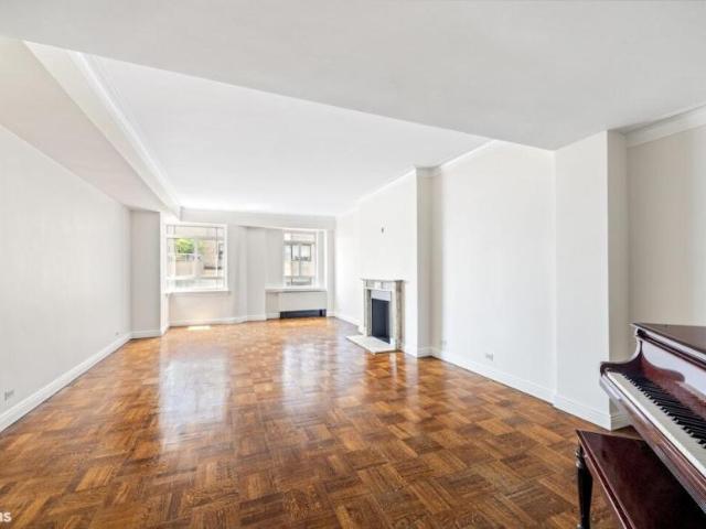 apartment with 3 bedroom, Upper East Side NY DLS102244256