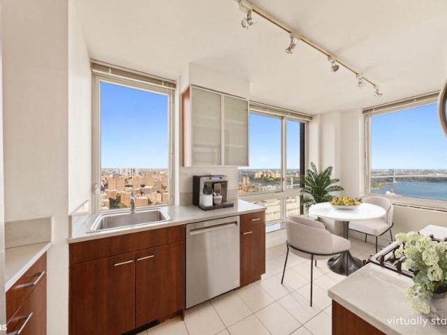 apartment with 3 bedroom, Upper East Side NY DS102244721