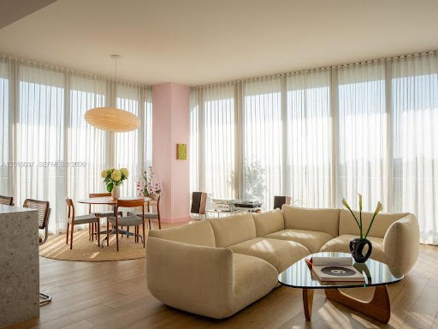 Apartment with terrace and pool