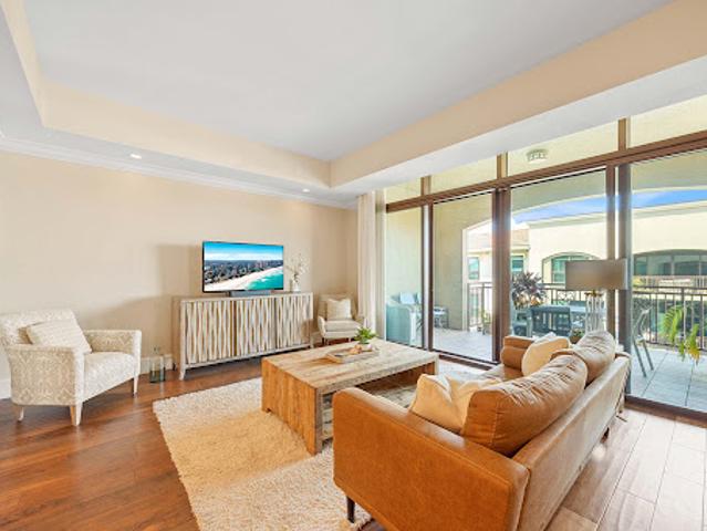 Apartment with terrace and pool