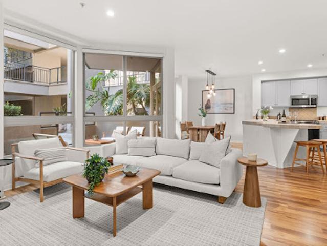 Apartment with terrace and pool