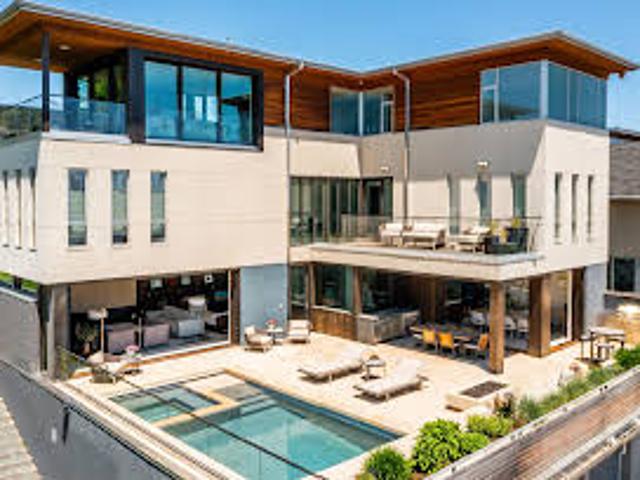 Apartment with terrace and pool