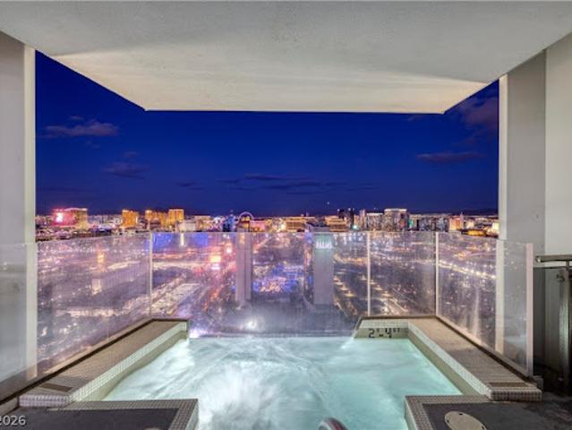 Apartment with terrace and pool