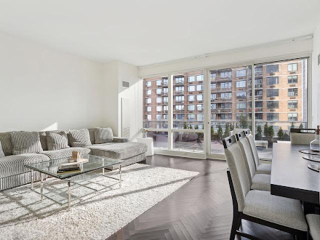 Apartment with terrace
