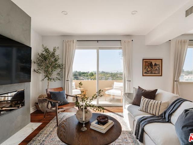 Apartment with terrace