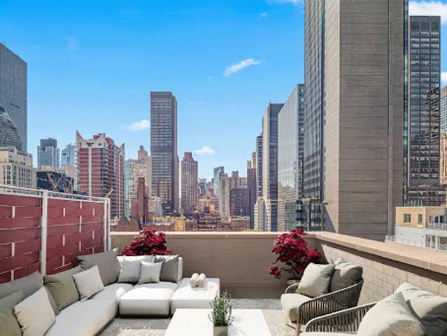 Apartment with terrace