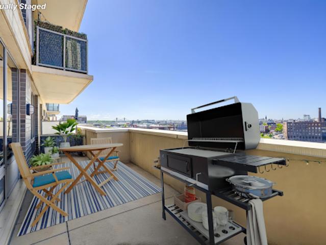 Apartment with terrace