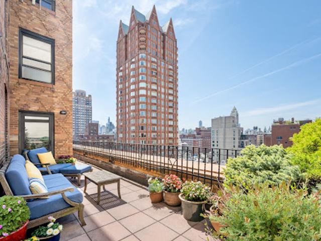 Apartment with terrace