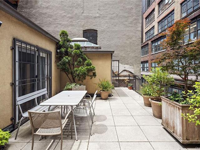 Apartment with terrace